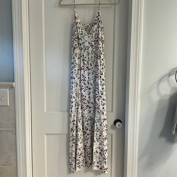 LOFT | Dresses | Loft Floral Maxi Dress | Poshmark